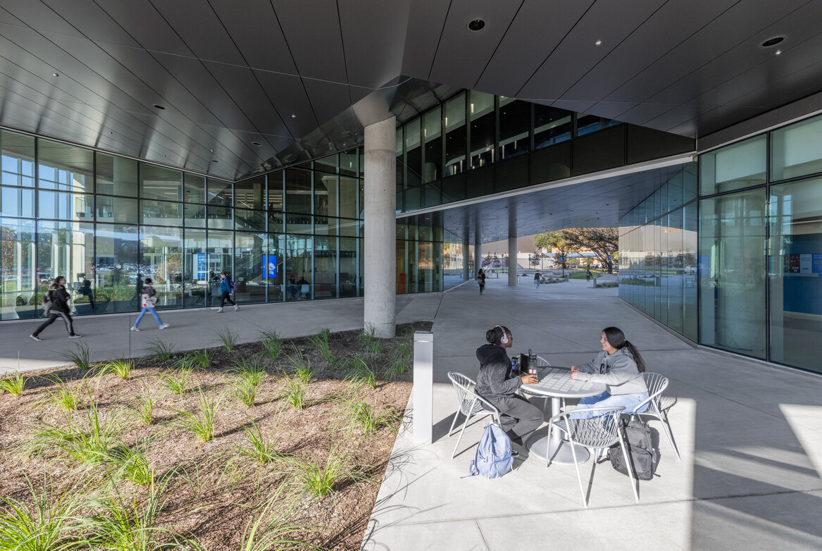 The University of Texas at Arlington School of Social Work and Smart ...