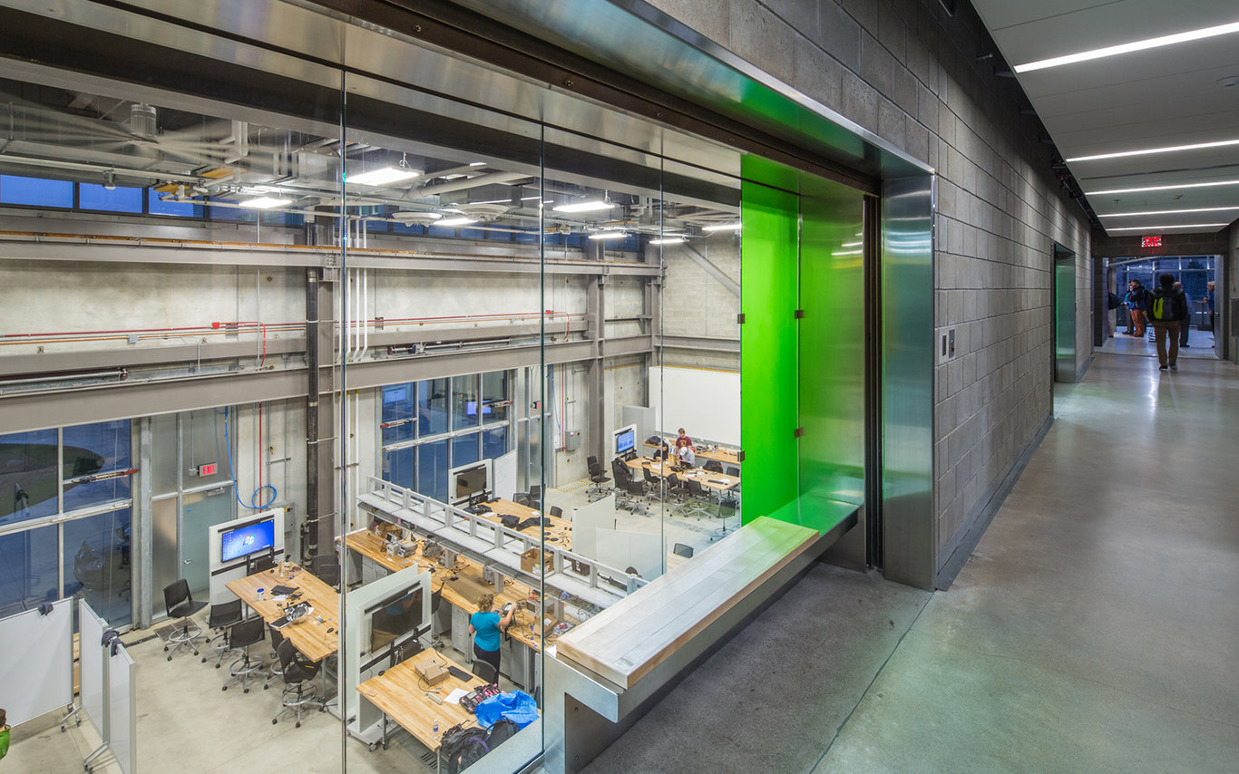 Oakland University Engineering Center | SmithGroup