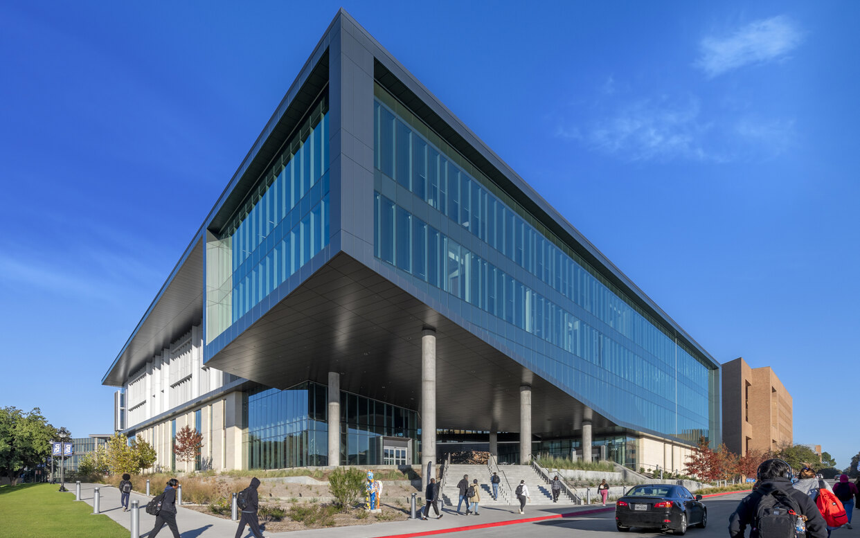 The University of Texas at Arlington School of Social Work and Smart ...