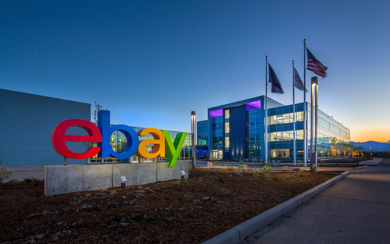 eBay Customer Service Center | SmithGroup