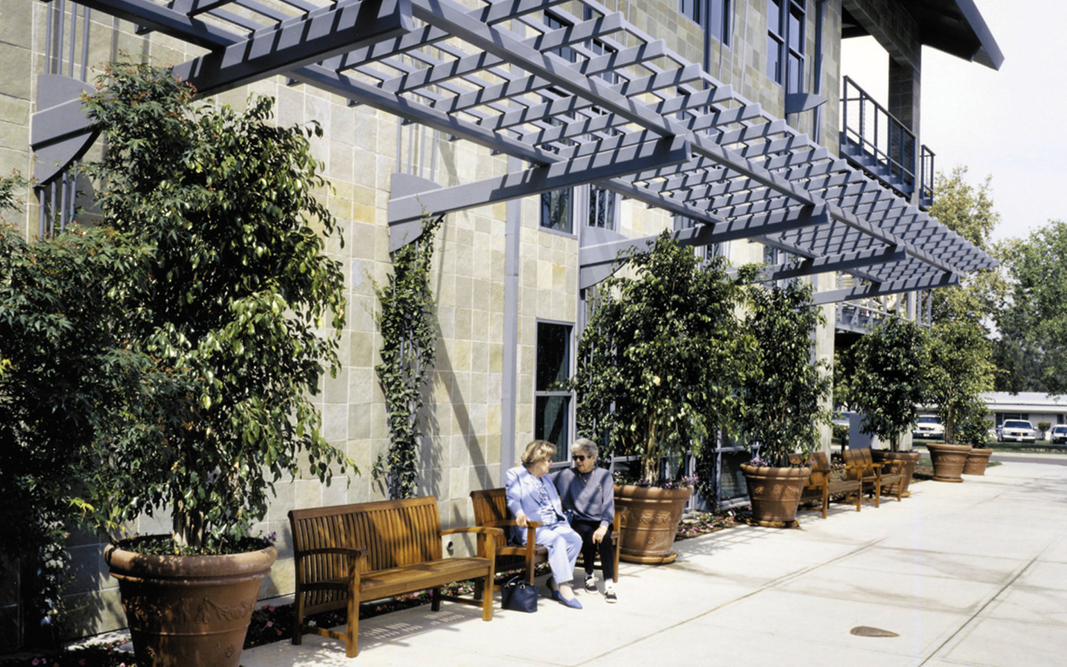 Fran and Ray Stark Assisted Living Villa | SmithGroup