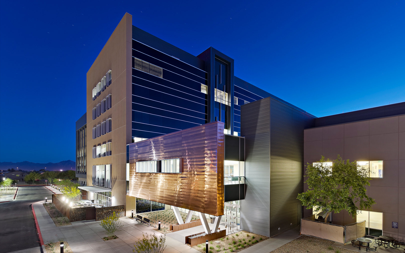 Banner Estrella Medical Center Expansion | SmithGroup