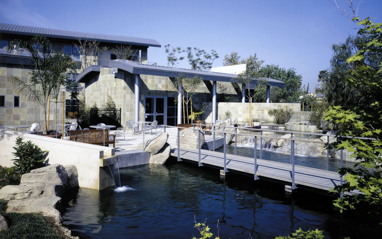 Fran and Ray Stark Assisted Living Villa | SmithGroup