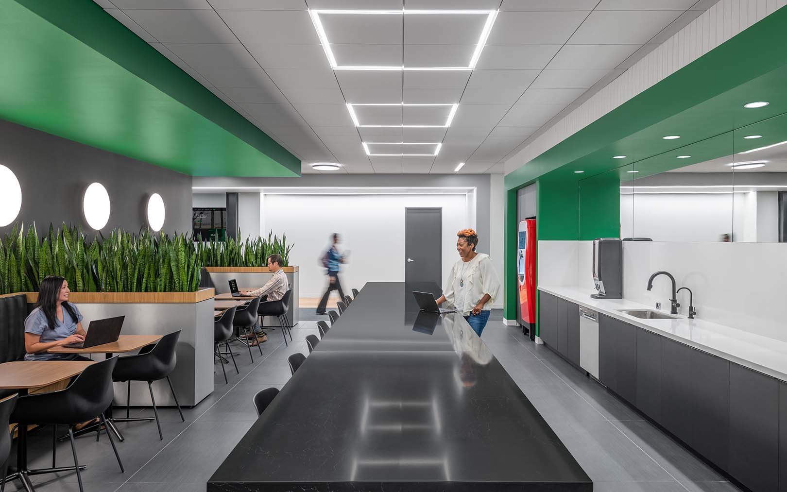 Wingstop Headquarters Addison | SmithGroup