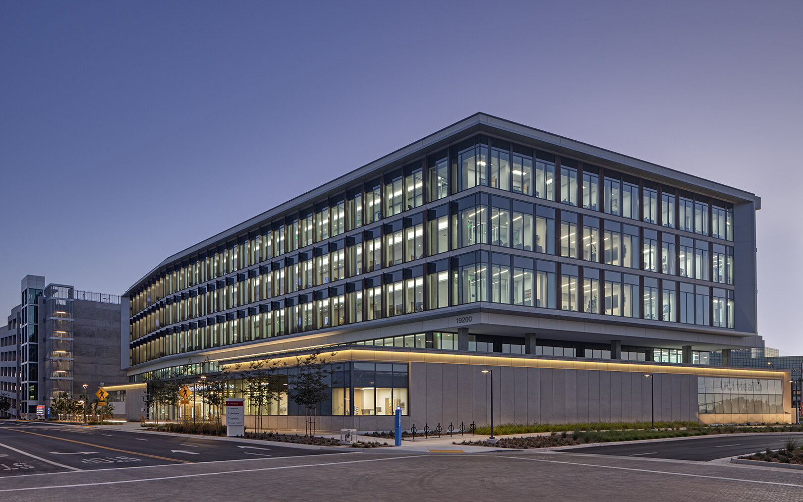 Joe C. Wen & Family Center for Advanced Care | SmithGroup